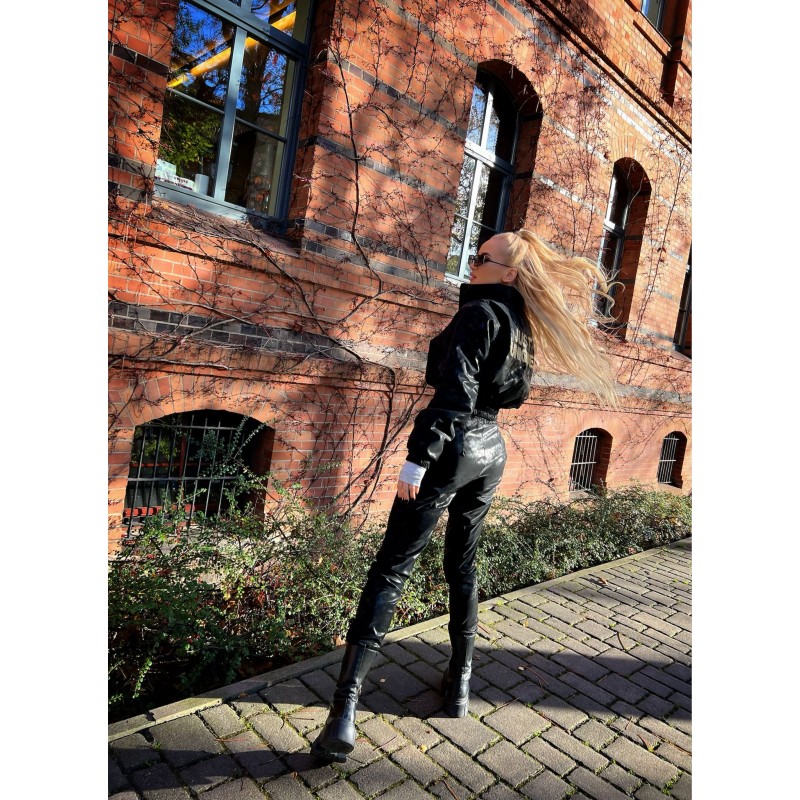 MINDY JACKET - insulated shorter jacket in black color